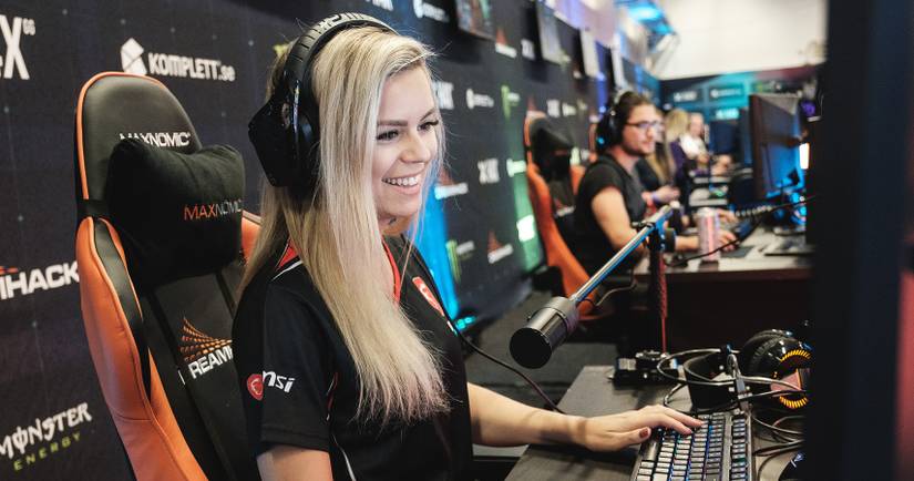 How Much Do Competitive Esports Players Make?
