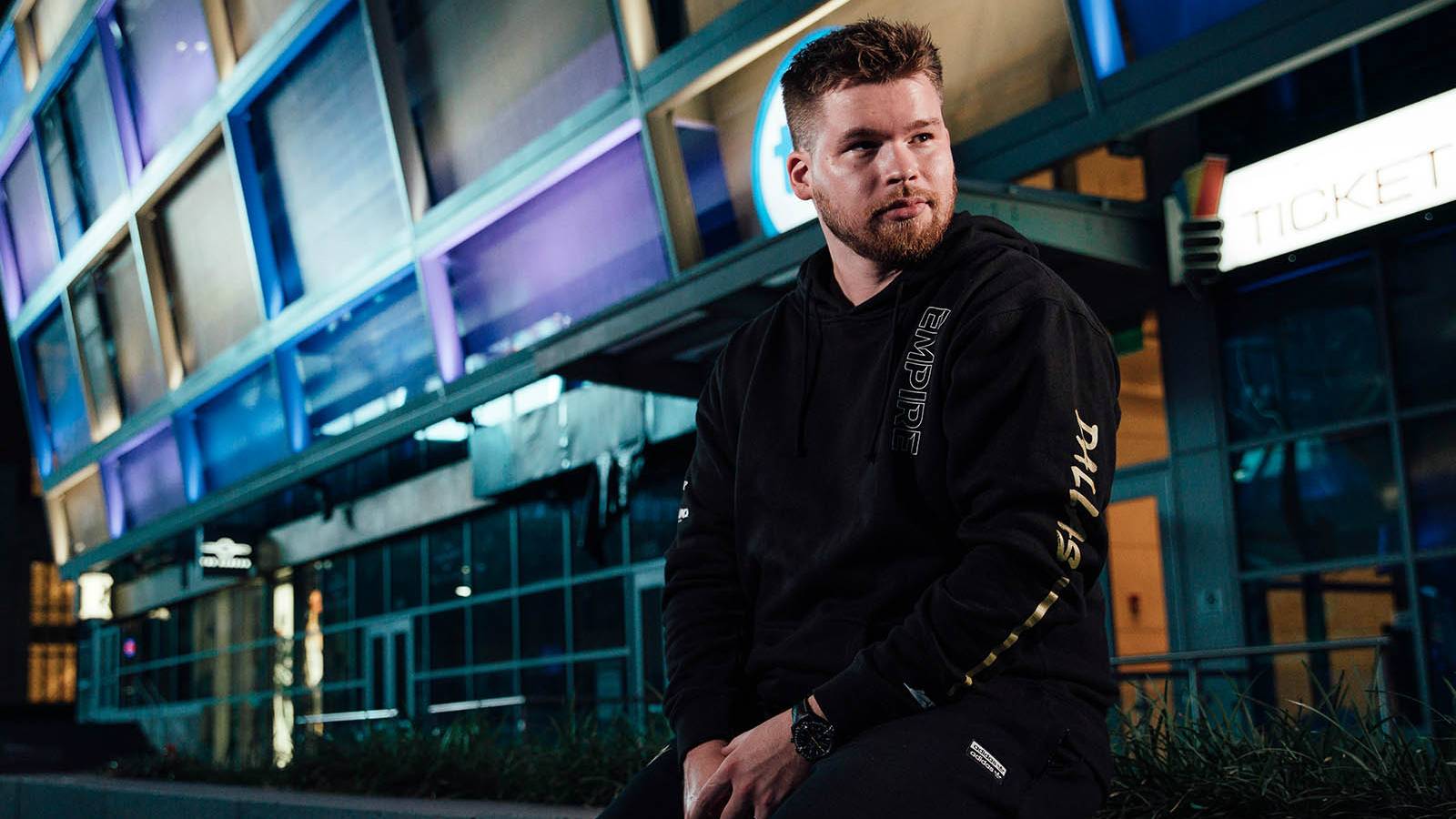 Crimsix Becomes Highest Tournament Earning Player In Call Of Duty History