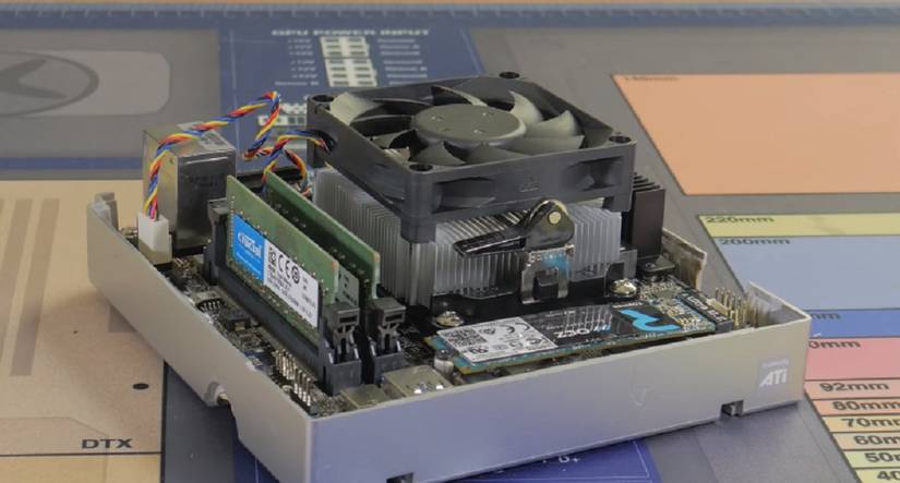 Talented Modder Turns Classic GameCube Console Into a Modern PC