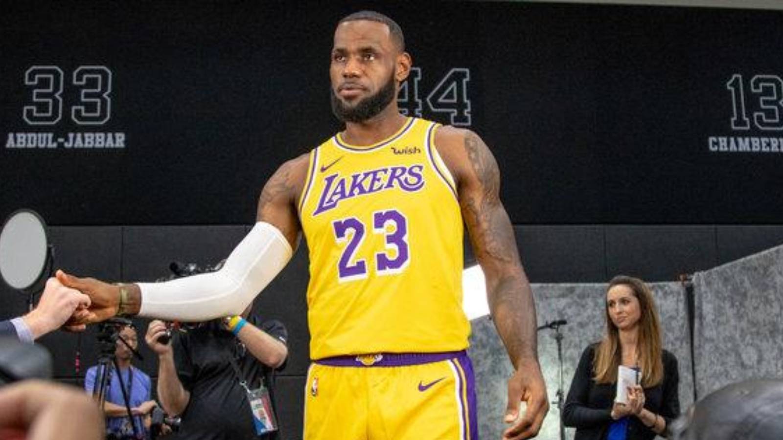 Streamer Chats With Lebron James In NBA 2K20