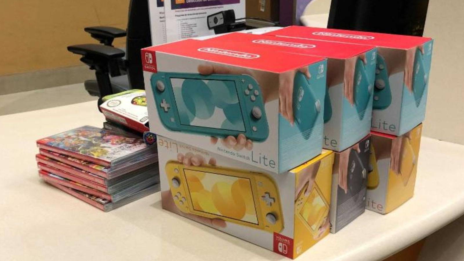 College Student Donates Games To Children's Hospital After GameStop ...