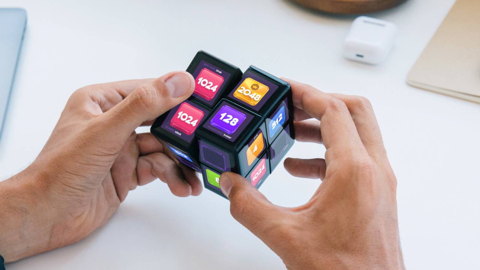 Meet WOWCube: A Twisty Handheld Set To Take Gaming To A New Dimension