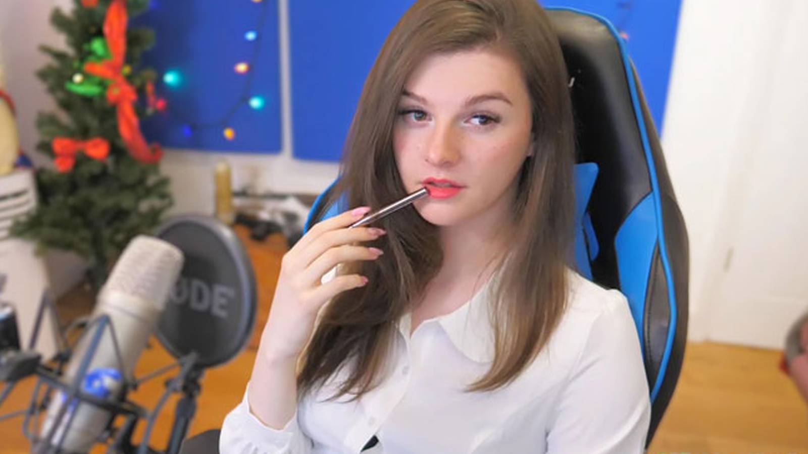 Twitch Streamer F1NN5TER Banned For Adjusting Bra, Despite Being A Man