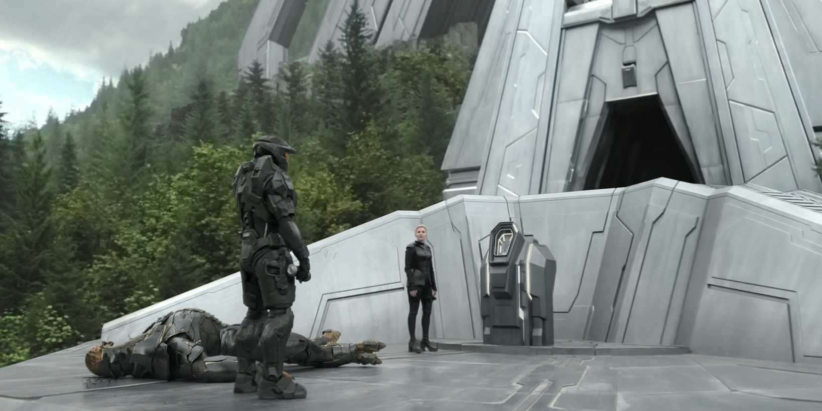 Every Time Master Chief Takes His Helmet Off In The Halo Show