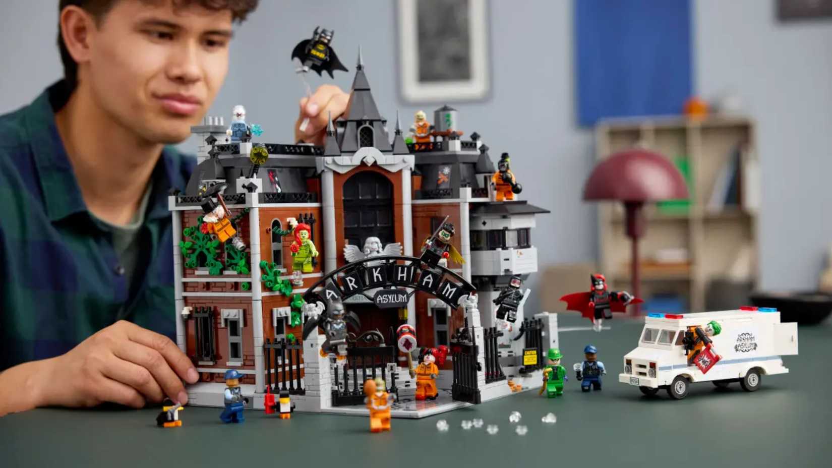 Lego's Arkham Asylum Set Is Here To Tide You Over Until Lego Batman Arrives